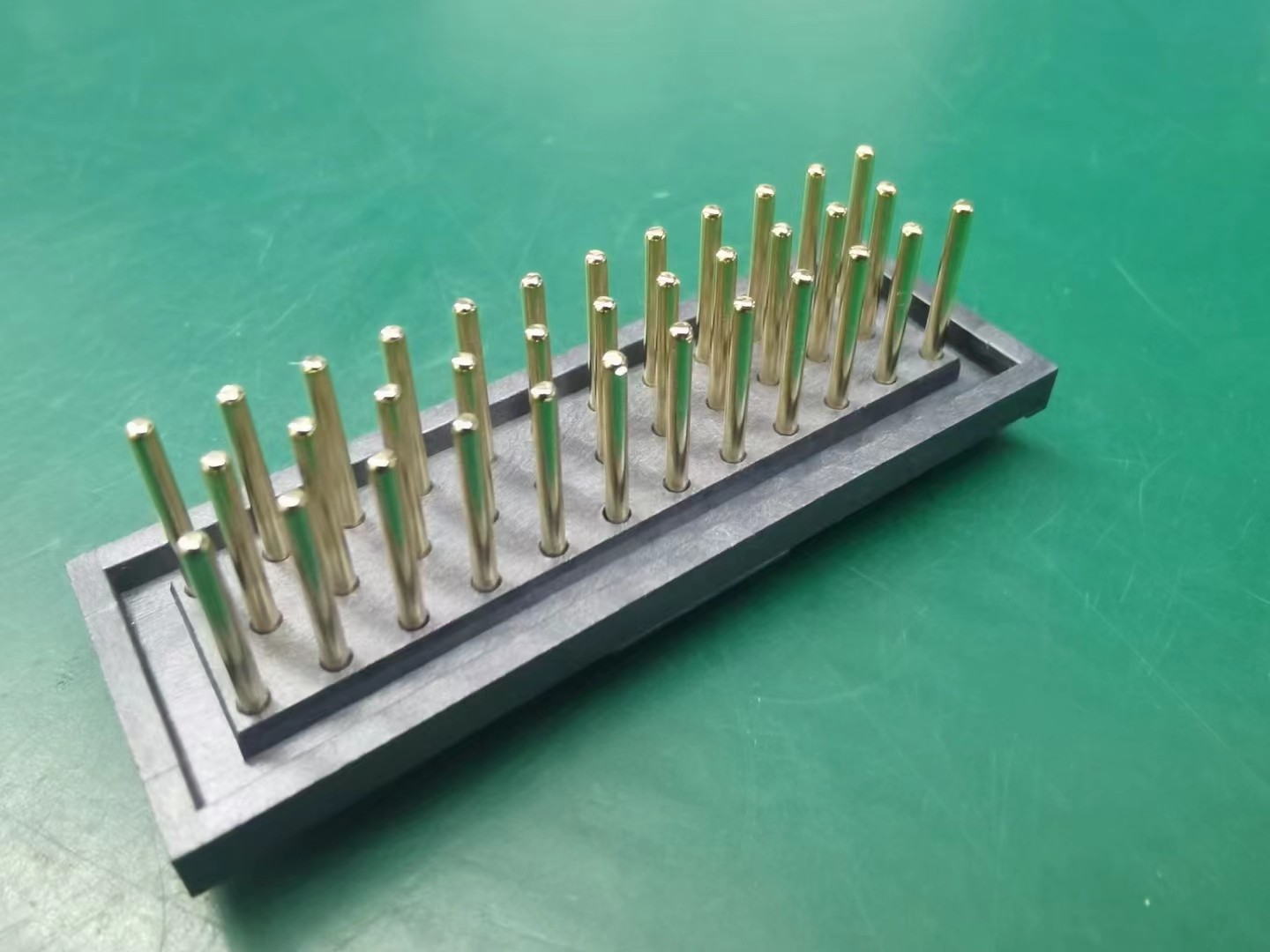 4.0mm Pitch Male Pin Header Connector 3 Rows ECU Connector 35pin PBT ...